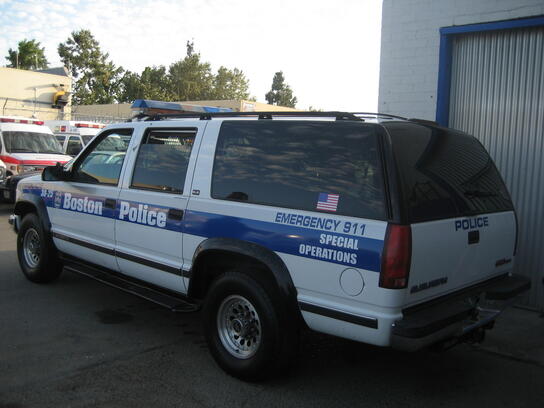 GMC Suburban Police SUV | Studio Picture Vehicles