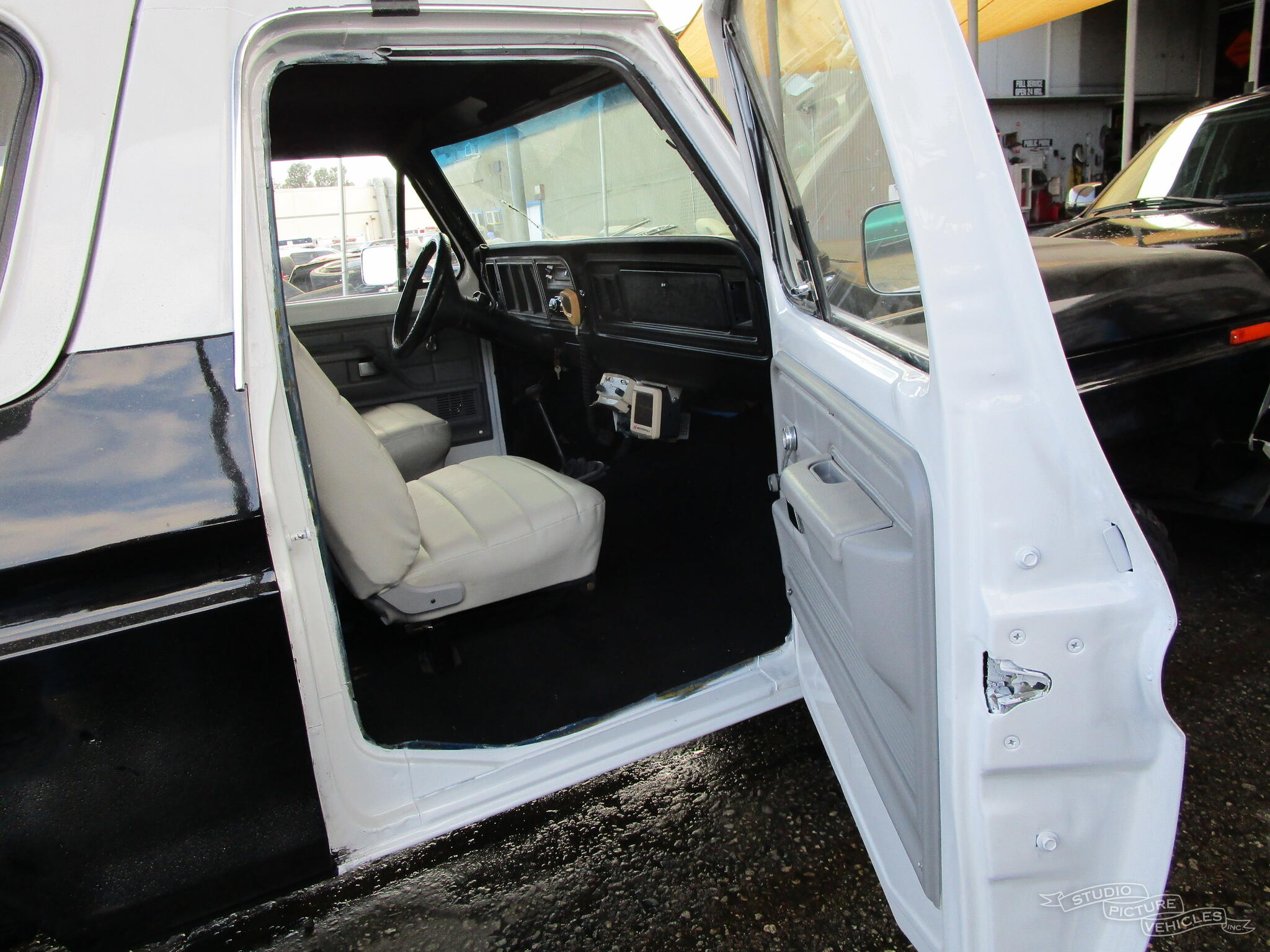 Ford Police Bronco | Studio Picture Vehicles