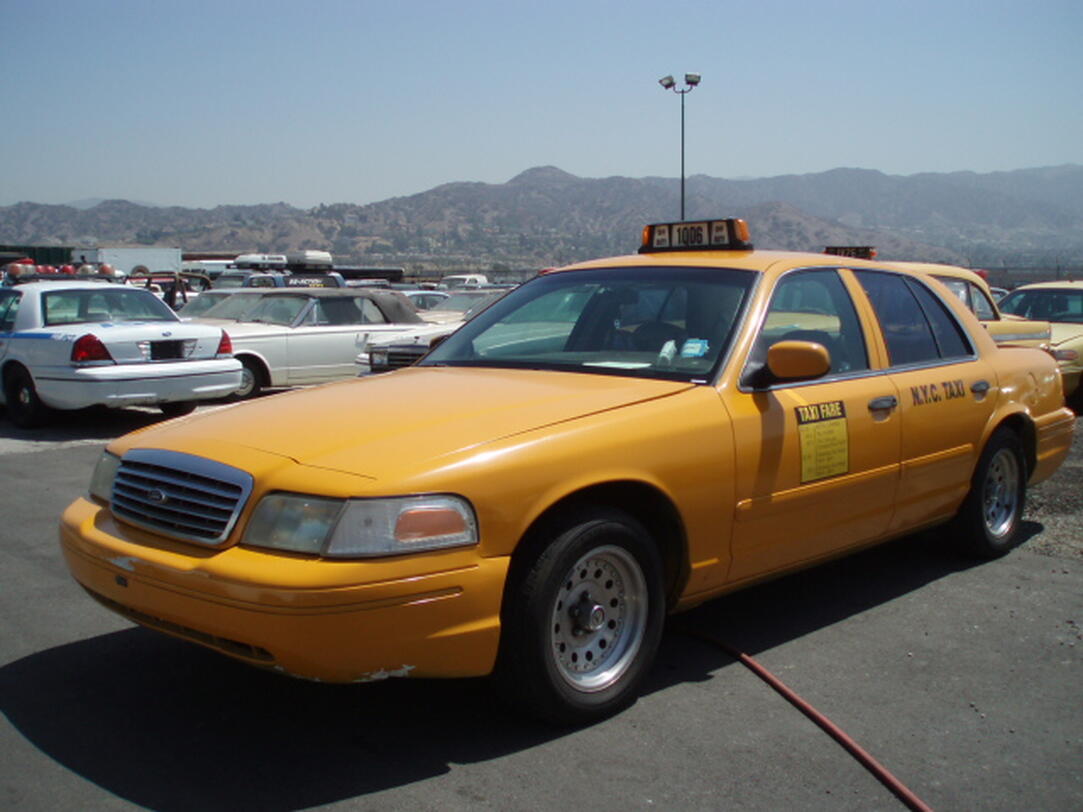 Ford Crown Victoria Taxi Cab | Studio Picture Vehicles