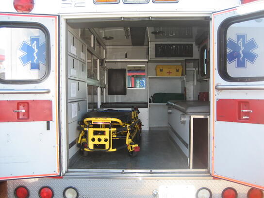 Ford Box Ambulance | Studio Picture Vehicles