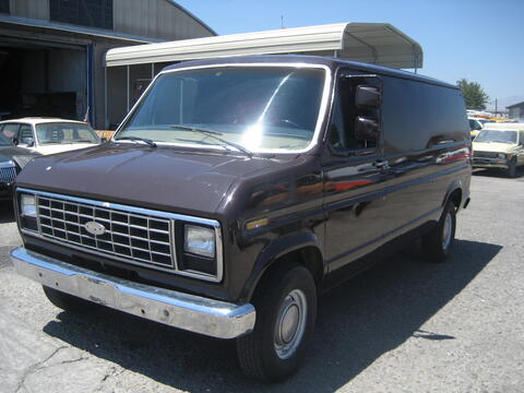 Ford Surveillance Van | Studio Picture Vehicles